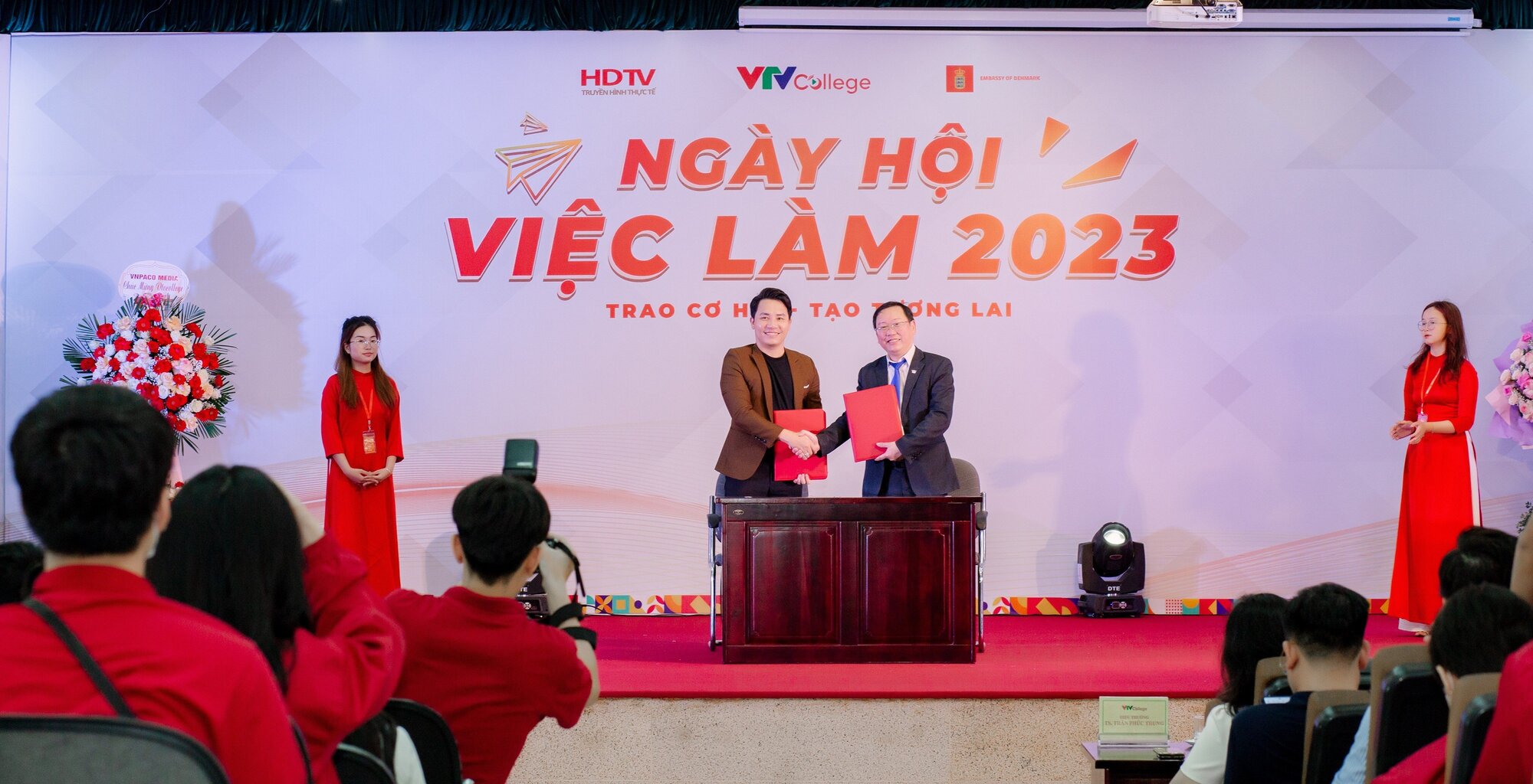 ACCESSTRADE Việt Nam đồng hành cùng VTV College thực hiện chương trình ...