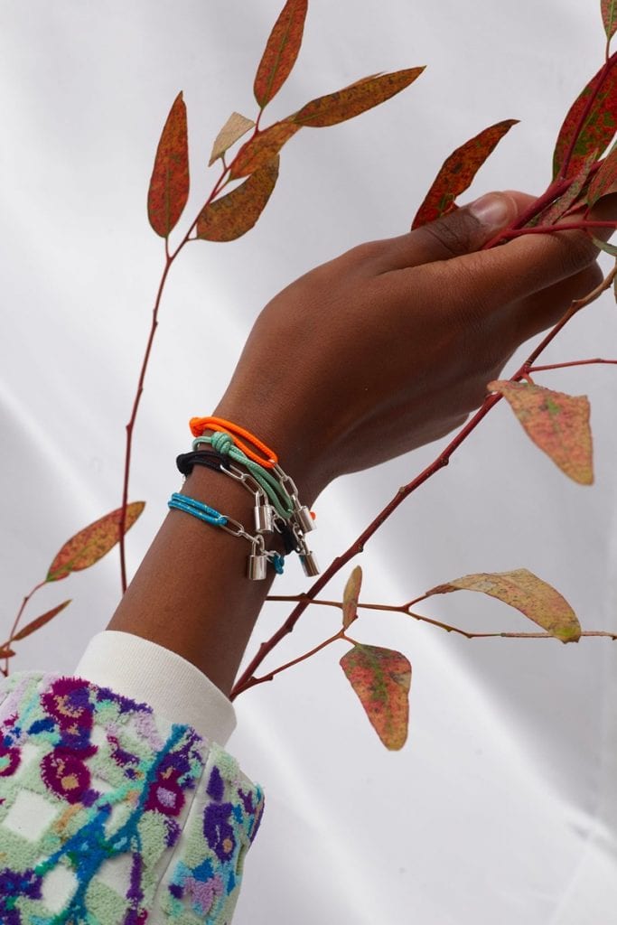 UNICEF và Louis Vuitton trình làng bộ sưu tập vòng tay 2020 ...